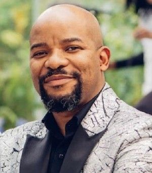 Hlomla Dandala - AdoroCinema