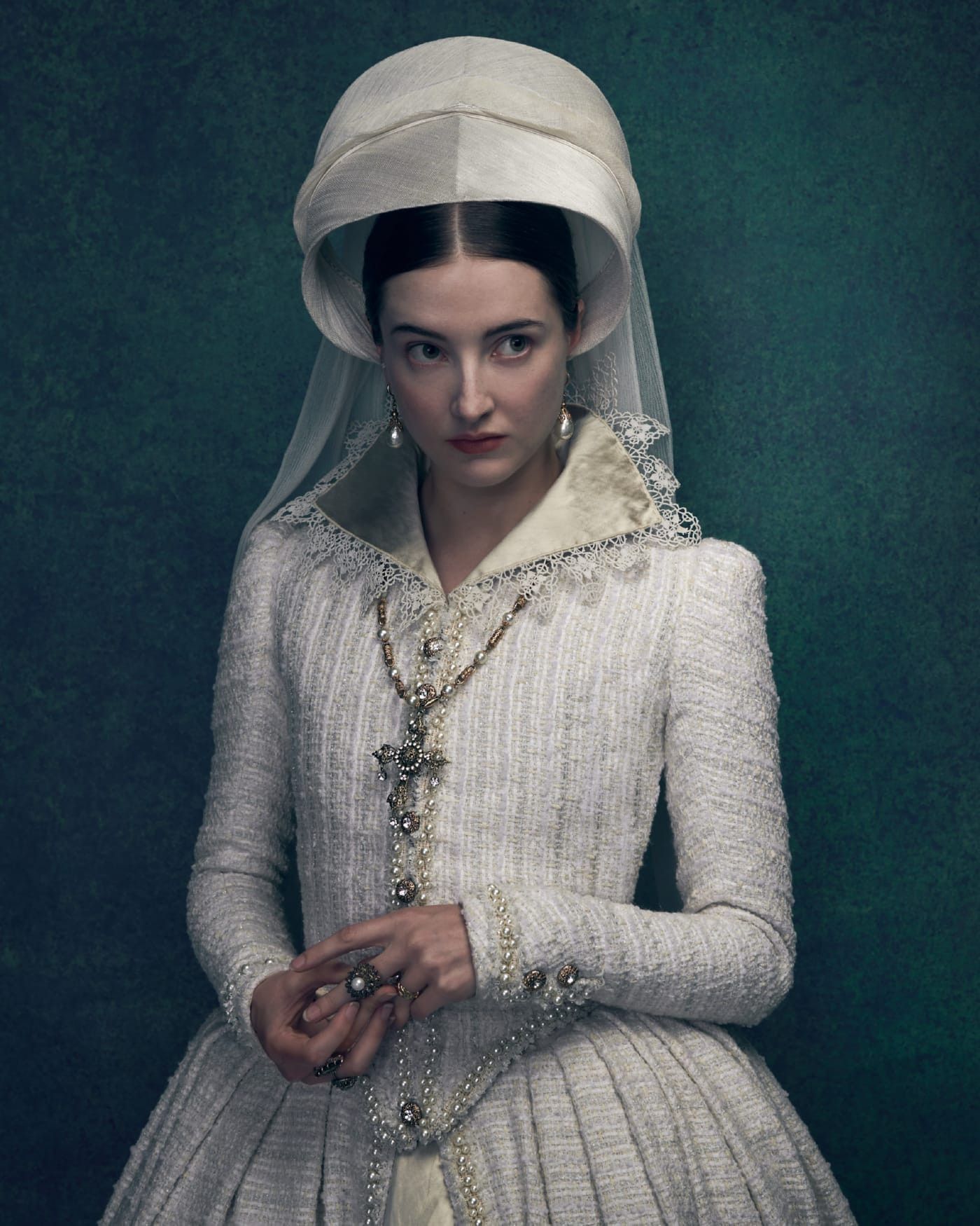 The Serpent Queen : Fotos Antonia Clarke - 14 no 25 - AdoroCinema