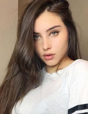 Francisca Estevez : A biografia - AdoroCinema