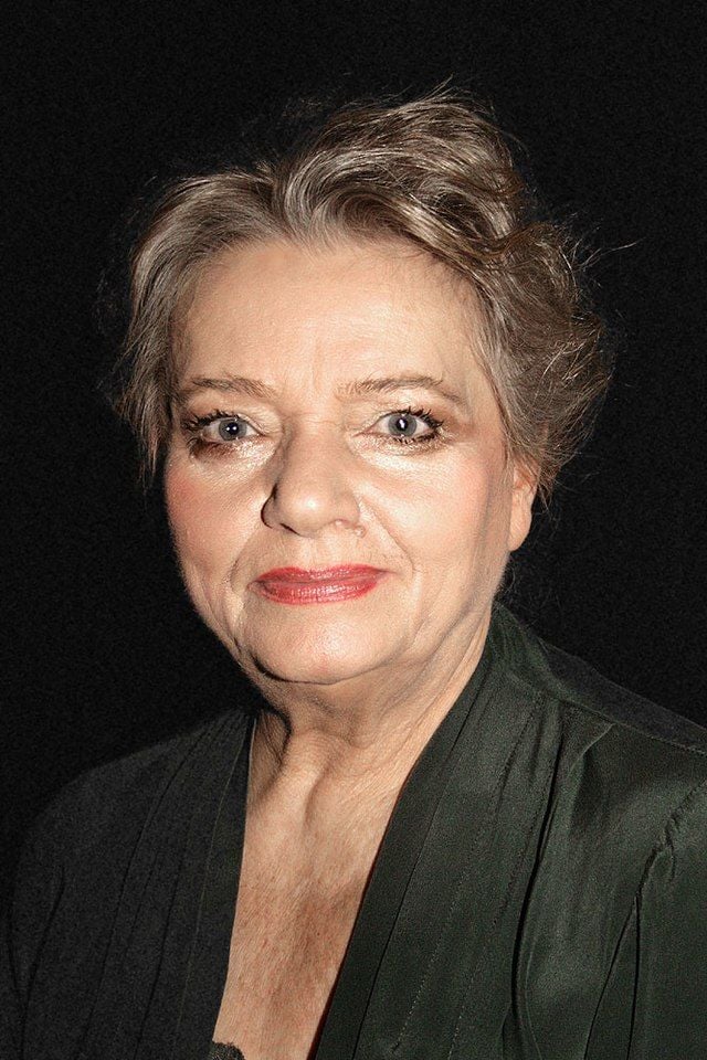 Anna Seniuk - AdoroCinema