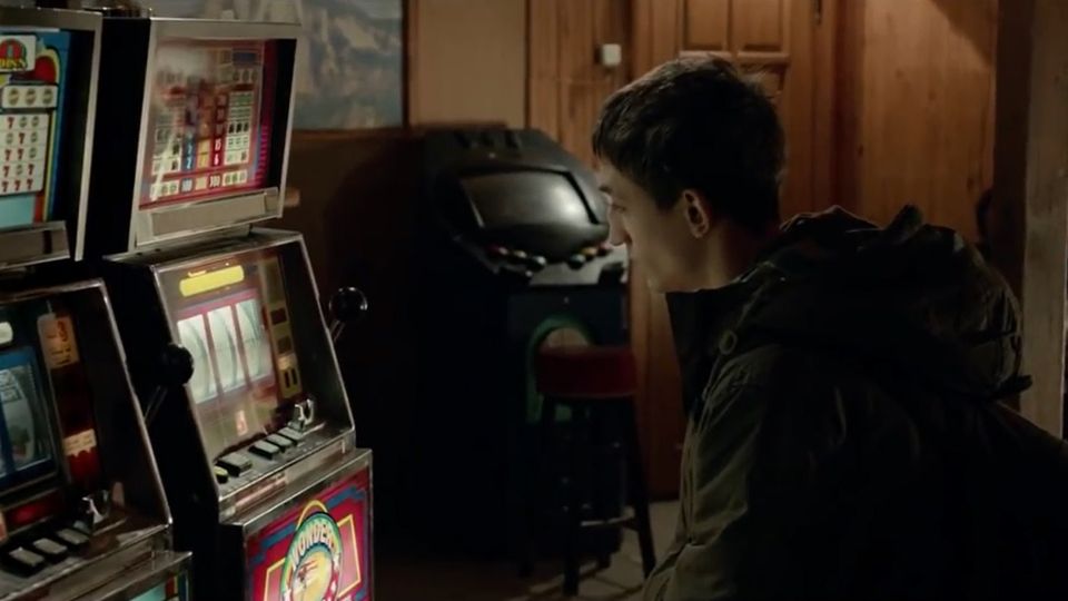 Trailer do filme Modris - Modris Trailer Original - AdoroCinema