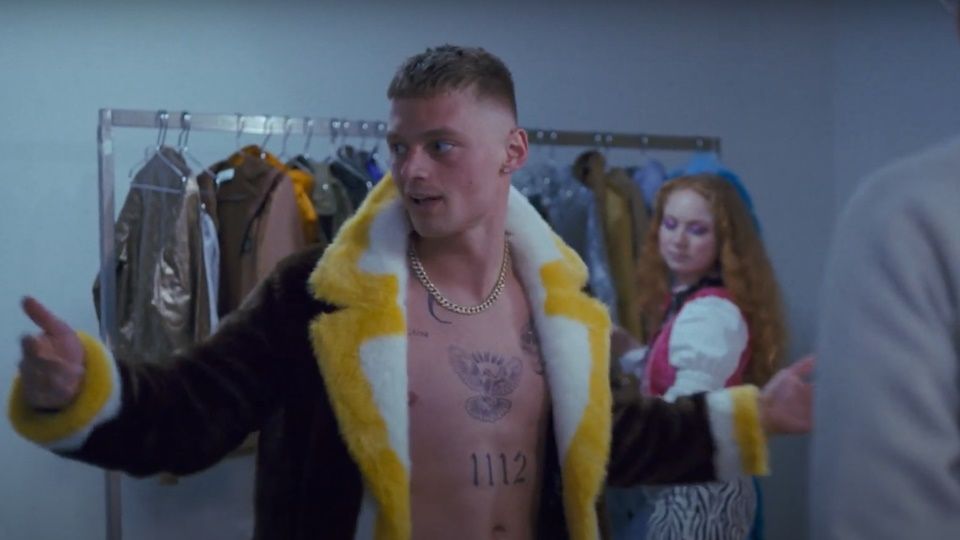 Trailer do filme Forever Rich - Forever Rich Trailer Dublado - AdoroCinema